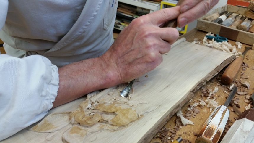 Vie d'artisan: sculpteur sur bois, à Pont de Beauvoisin