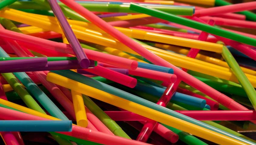 On n'arrête pas le progrès - La paille pour boire