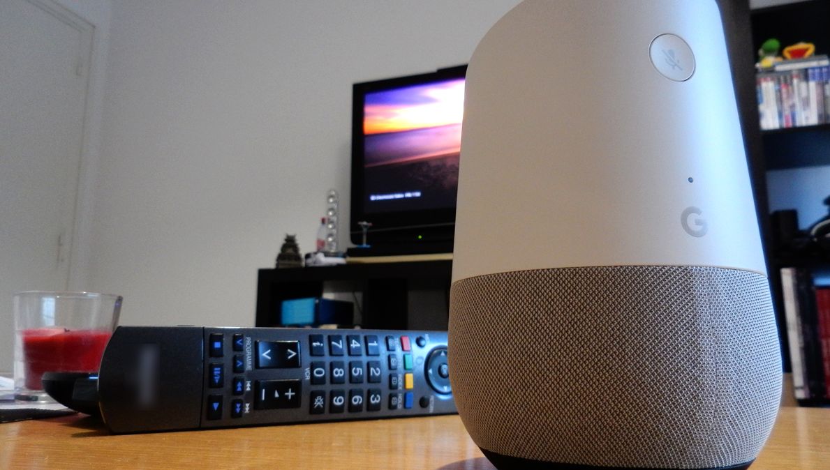 Avec Google Home, Google s'invite littéralement dans votre foyer
