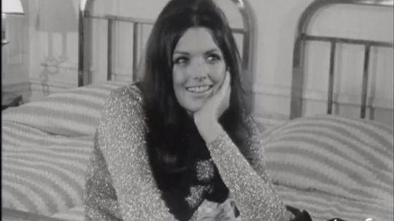 Polly Maggoo ou le Mannequin contre les Pédants