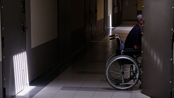 Prison : alerte sur les détenus âgés et handicapés