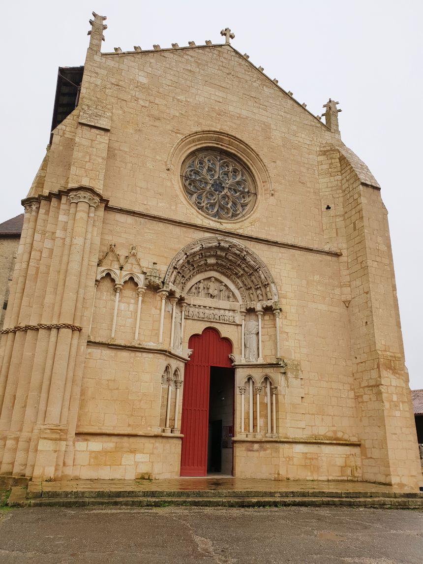Visite de la cité médiévale de Saint Macaire : les peintures murales de ...