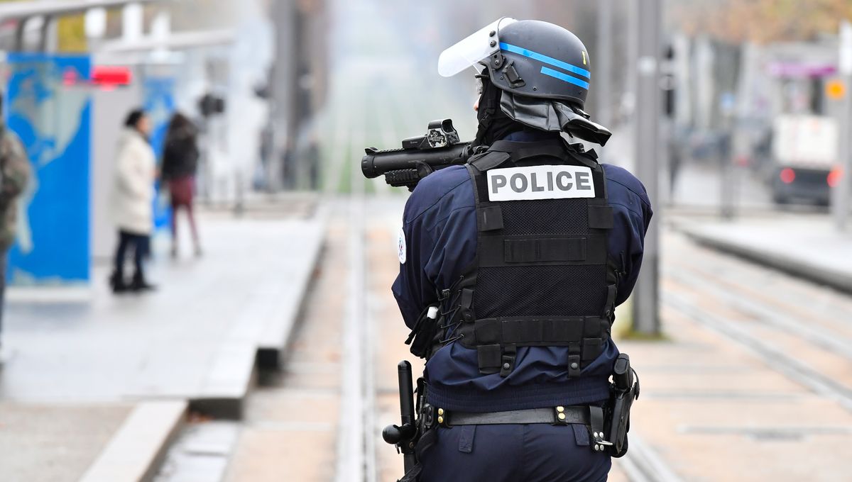 Utilisation de LBD : policiers et gendarmes dénoncent "un mauvais procès"