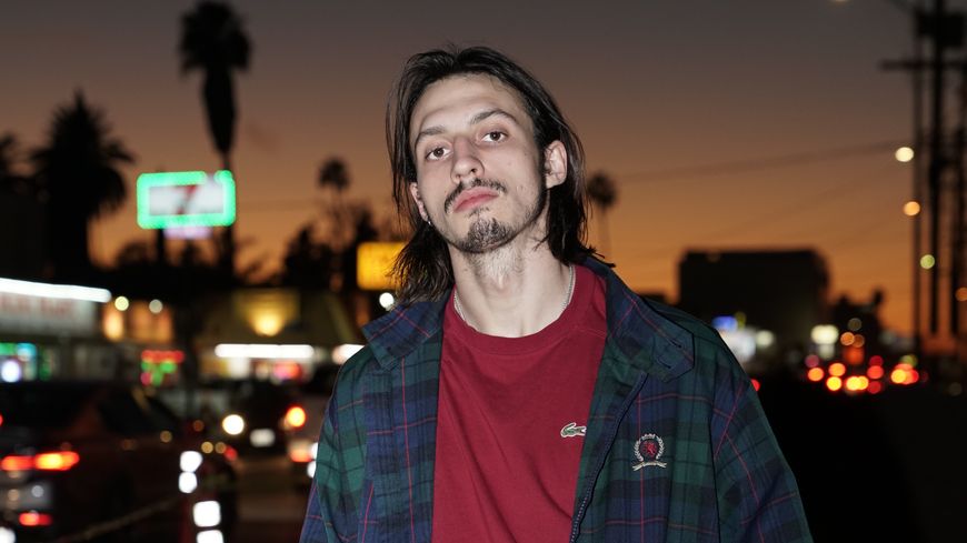 Roméo Elvis taquine les NRJ Music Awards, Bigflo & Oli lui répondent