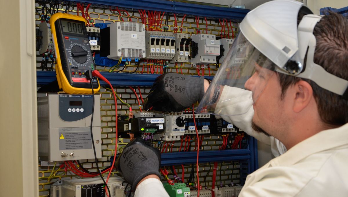 Electricien : le professionnel qui propose plus que la lumière