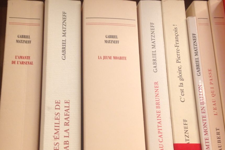 "Ce n'est pas à nous de censurer" : le dilemme des libraires face à l ...