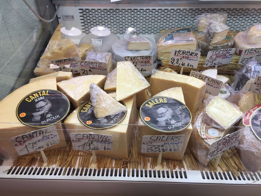 Christine Peixinho Crèmière aux Halles Carnot