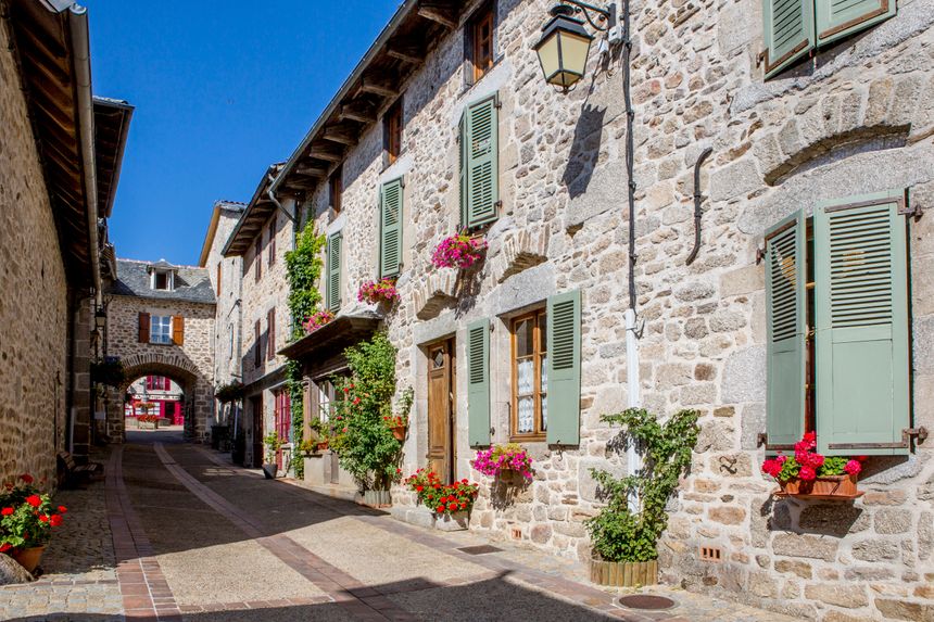 Marcolès dans le Cantal