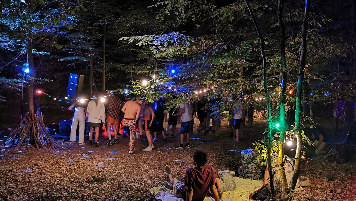 "Danser, la seule et dernière liberté" : immersion dans une free party ...