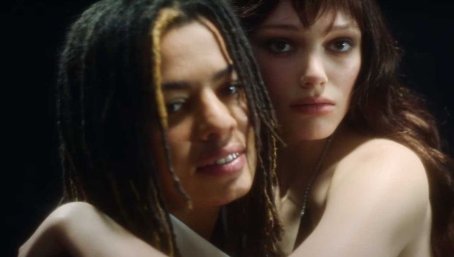 Lala &ce dévoile le clip ultra glamour de "Sipa"