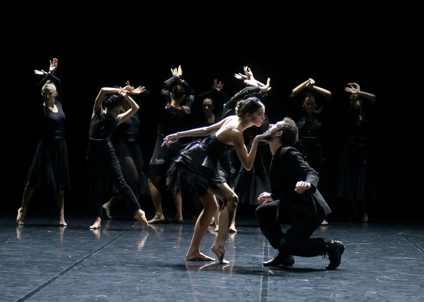Le lac des cygnes par Angelin Preljocaj au Théâtre National de la danse Chaillot du 10 au 26 ...