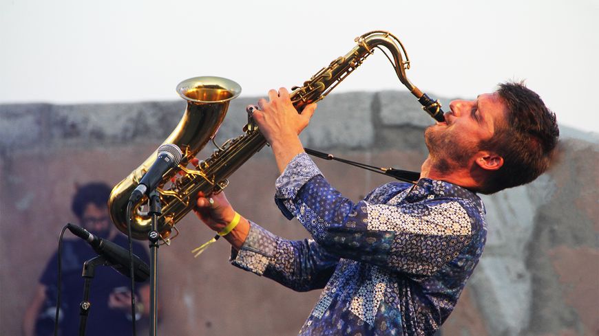 Rencontre avec le saxophoniste Léon Phal au festival Jazz à Sète